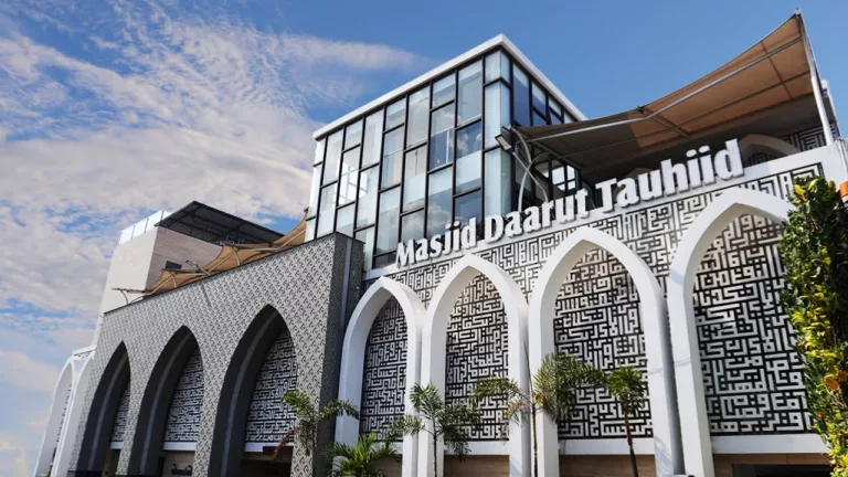 Biaya Pondok Pesantren Daarut Tauhid Bandung TA 2025/2026 (Semua ...